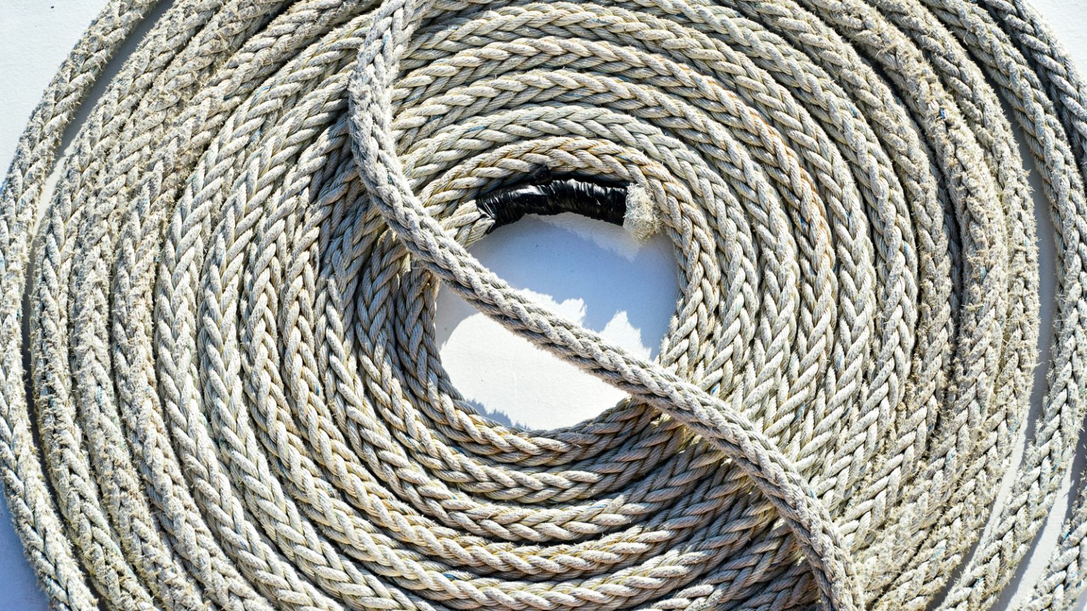 Why, when and how to Moor with a Shore Line - Marina Porto Antico
